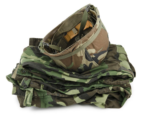 LEGERKLEDING kopen? Militaire kleding & uitrusting bij dump Benscore ...